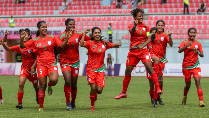 Saff champions arrived home to warm reception