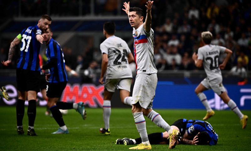 Calhanoglu strikes as Inter bounce back to sink Barcelona