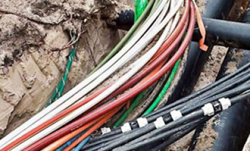 Underground cable work in Dhaka’s Dhanmondi begins