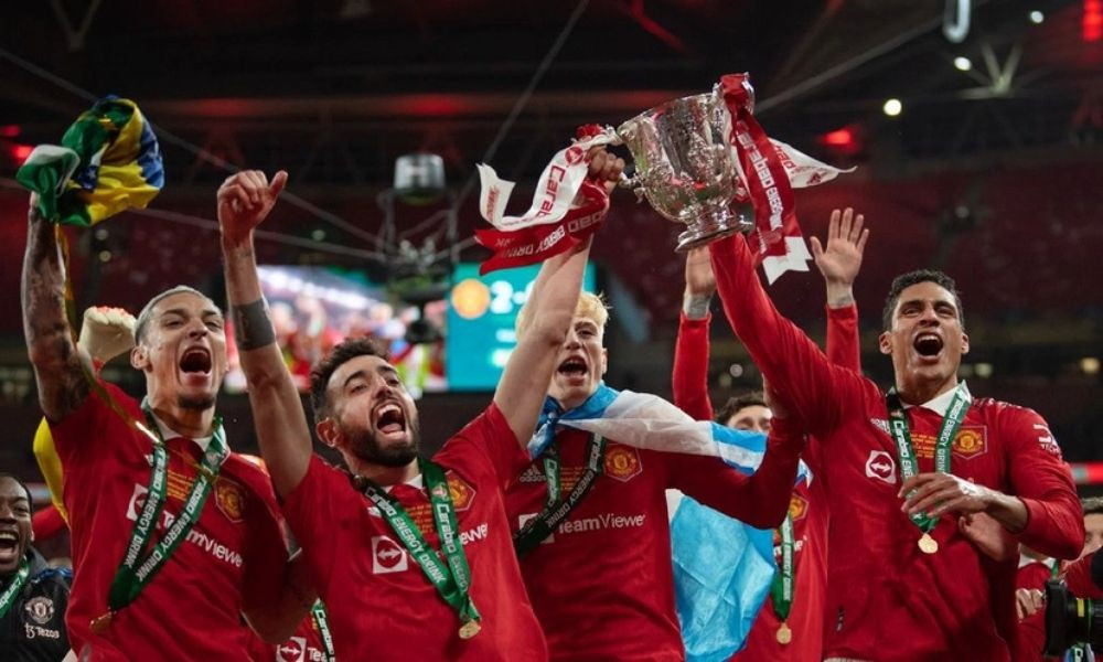 Man Utd win League Cup to end six-year trophy drought