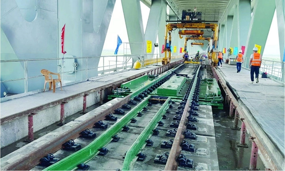 Railway line installation on Padma Bridge completed