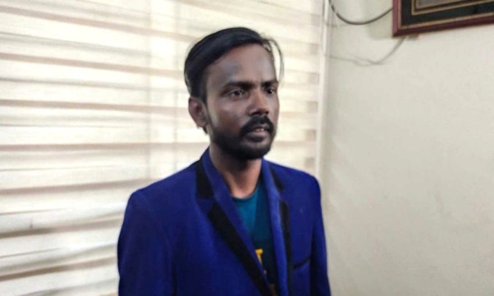 Hero Alom at DB office