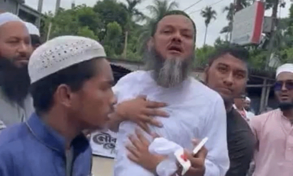 Islamic Andolon candidate allegedly attacked in a polling center
